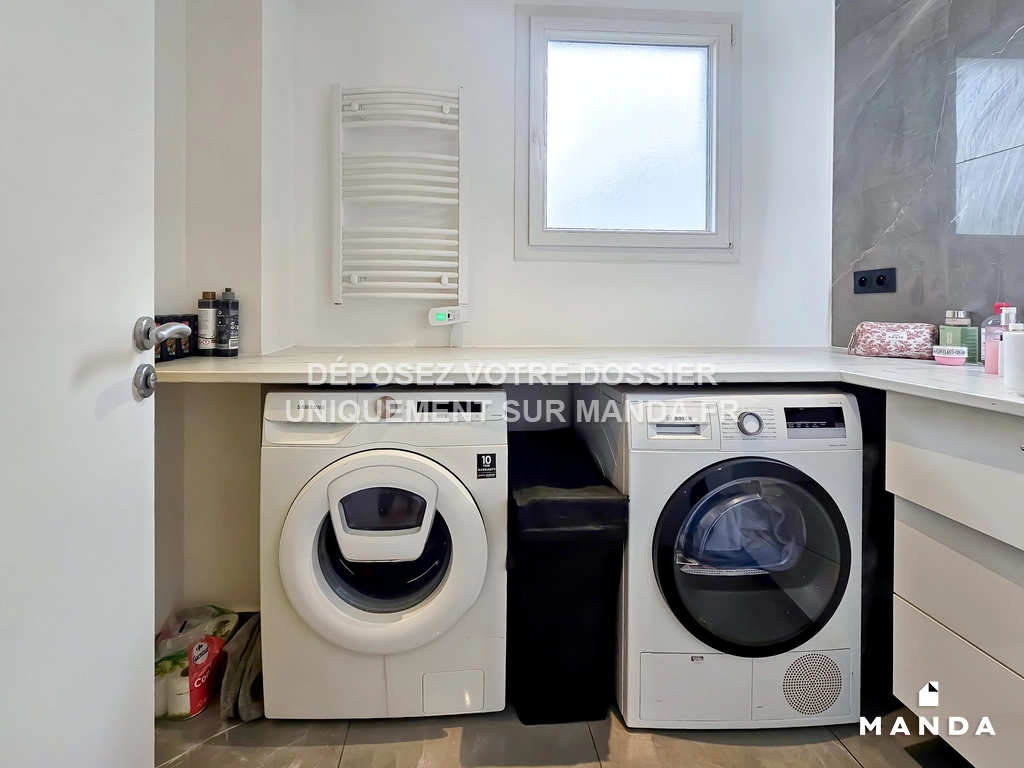 Location d'un T3 à Superbe T3 meublé avec balcon, parking et cave ...